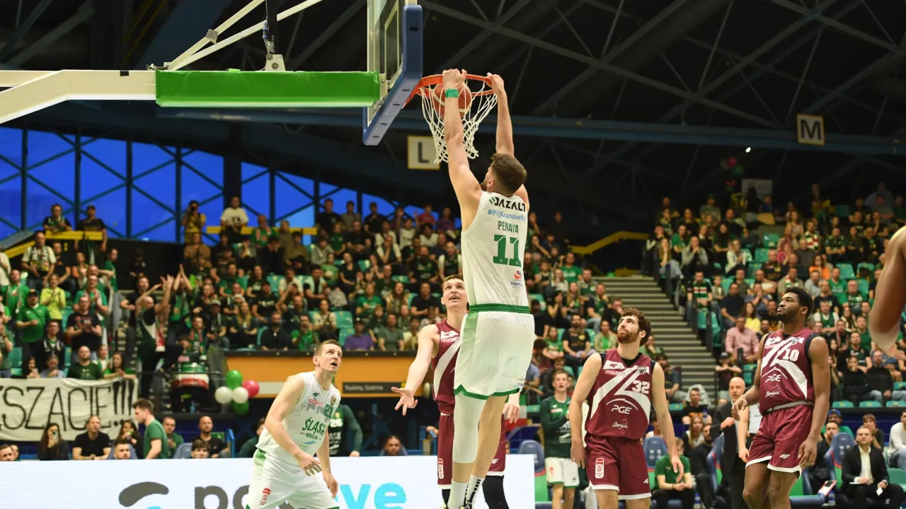 Pierwsza połowa dla gości, druga dla gospodarzy | PGE Spójnia Stargard